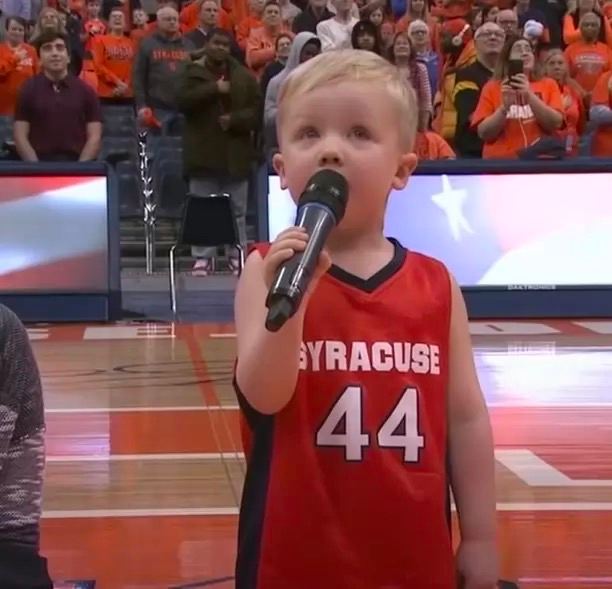 3-Year-Old Fearlessly Sings National Anthem In Front Of A Crowd - News ...